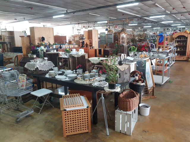 Marinas Flohmarkthalle Marina Hitzke Stade | Öffnungszeiten | Telefon ...